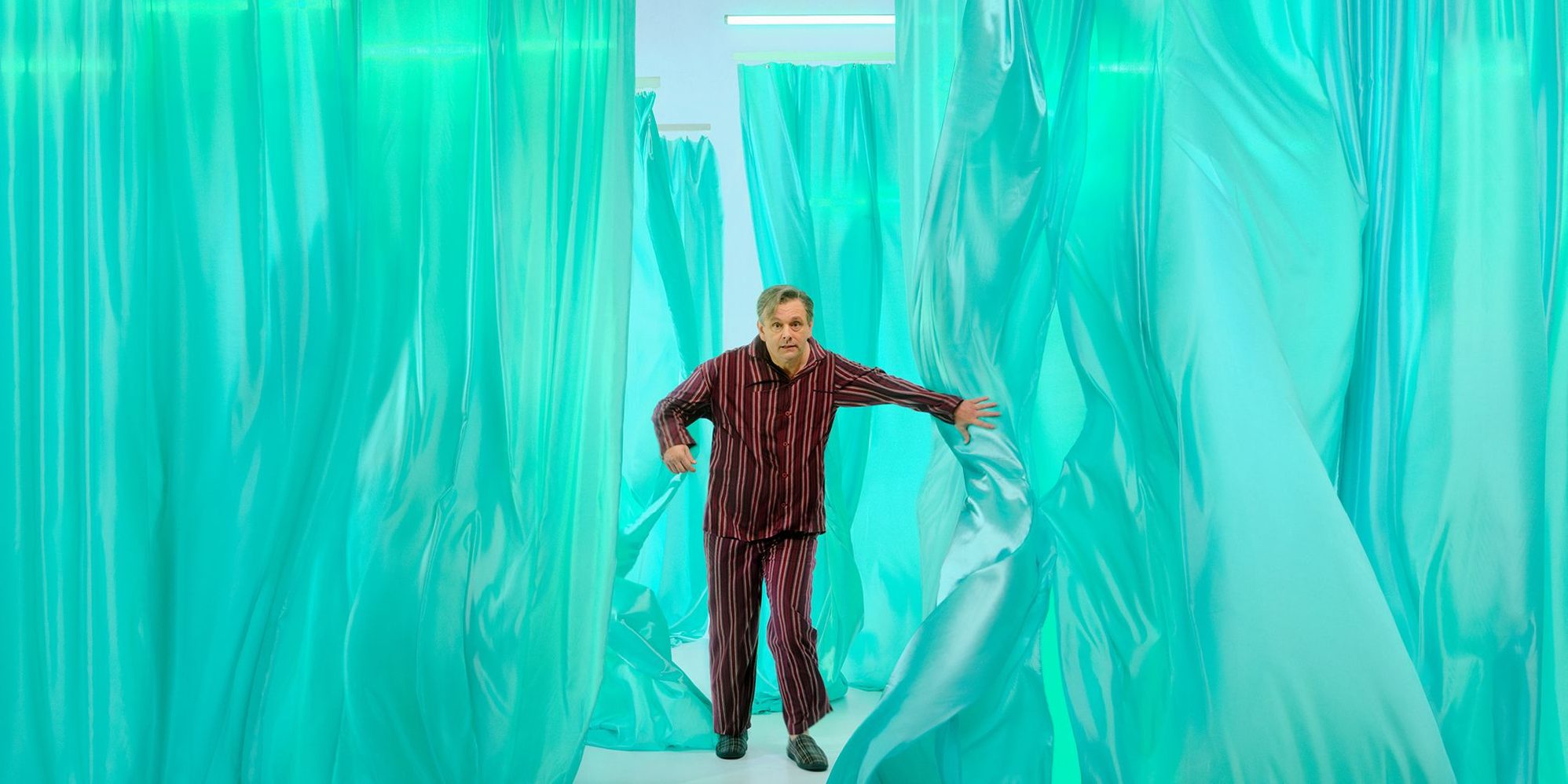 uWin - Experiences - Meet Michael Sheen & Watch Him Perform In Theatre